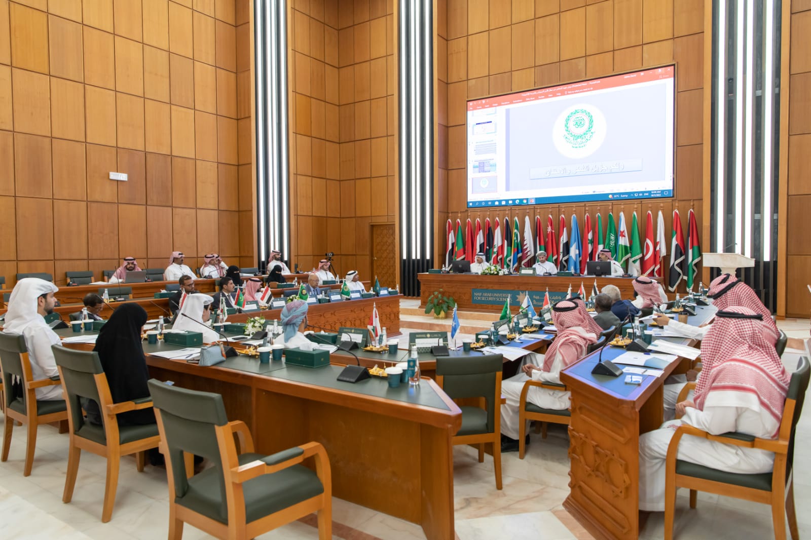 NAUSS Hosts Meeting of Arab Experts to Discuss Cybersecurity and Cybercrime
